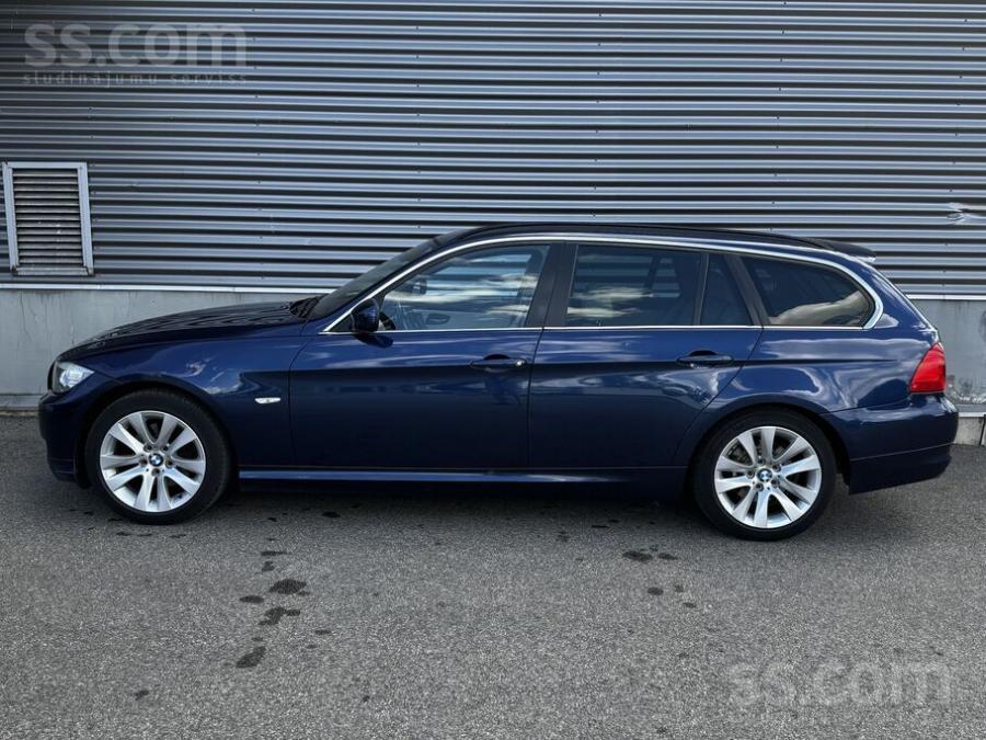 Blue BMW 318 2010 in Riga, with an engine capacity of 2.00 L and mileage of 239 thousand km for 3300 €, photo 3 on AUTOMOTO.COM.LV