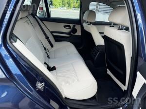Blue BMW 318 2010 in Riga, with an engine capacity of 2.00 L and mileage of 239 thousand km for 3300 €, photo 12 on AUTOMOTO.COM.LV