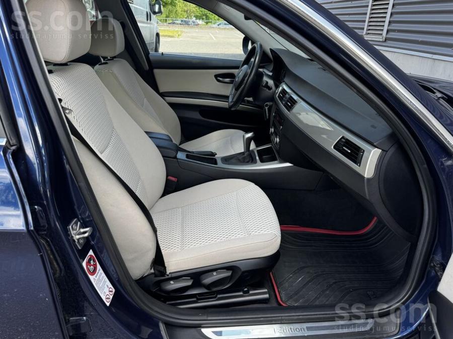 Blue BMW 318 2010 in Riga, with an engine capacity of 2.00 L and mileage of 239 thousand km for 3300 €, photo 13 on AUTOMOTO.COM.LV