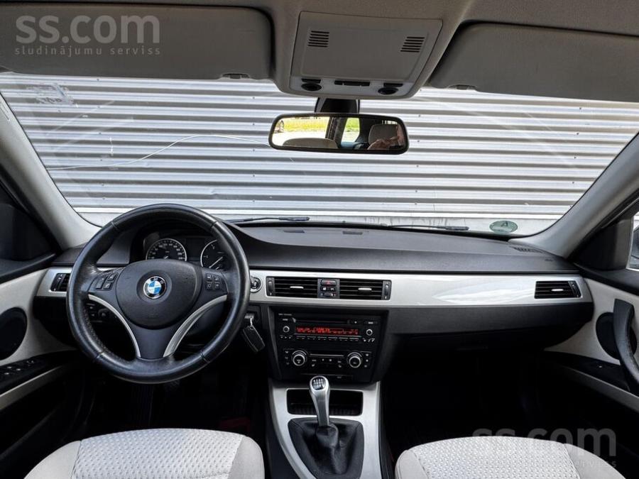 Blue BMW 318 2010 in Riga, with an engine capacity of 2.00 L and mileage of 239 thousand km for 3300 €, photo 14 on AUTOMOTO.COM.LV