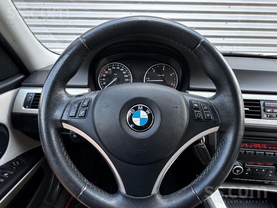 Blue BMW 318 2010 in Riga, with an engine capacity of 2.00 L and mileage of 239 thousand km for 3300 €, photo 15 on AUTOMOTO.COM.LV