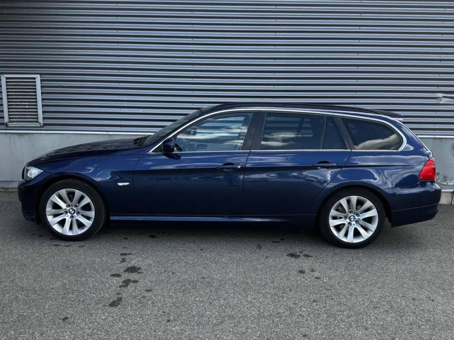 Blue BMW 318 2010 in Riga, with an engine capacity of 2.00 L and mileage of 239 thousand km for 3300 €, photo 3 on AUTOMOTO.COM.LV