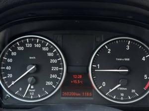 Blue BMW 318 2010 in Riga, with an engine capacity of 2.00 L and mileage of 239 thousand km for 3300 €, photo 16 on AUTOMOTO.COM.LV