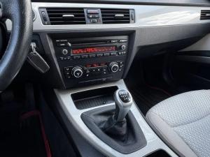 Blue BMW 318 2010 in Riga, with an engine capacity of 2.00 L and mileage of 239 thousand km for 3300 €, photo 17 on AUTOMOTO.COM.LV