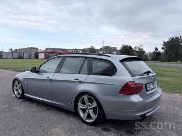 Zils BMW 318 2010 Rīga, ar dzinēja tilpumu 2.00 L un nobraukumu 378 tūkst. km par 3150 €, foto 4 vietnē AUTOMOTO.COM.LV