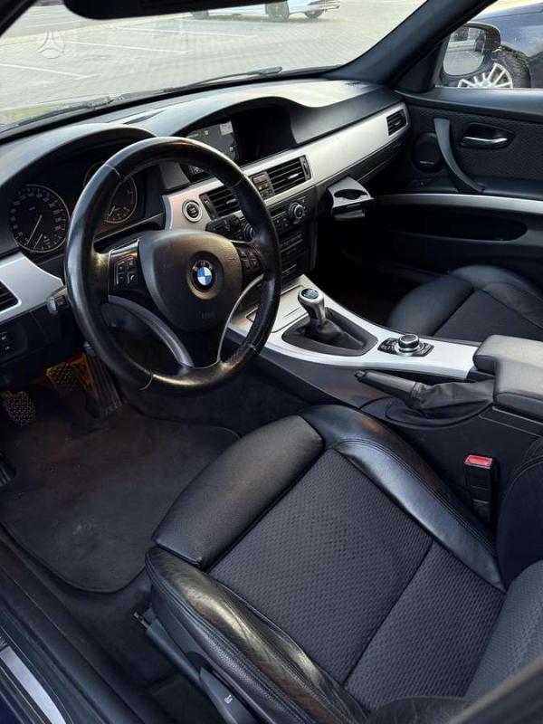 BMW 318 2010 in Alytus on AUTOMOTO.COM.LV Blue BMW 318 2010 in Alytus, with an engine capacity of 2.00 L and mileage of 475 thousand km for 2050 β¬, photo 10 on AUTOMOTO.COM.LV