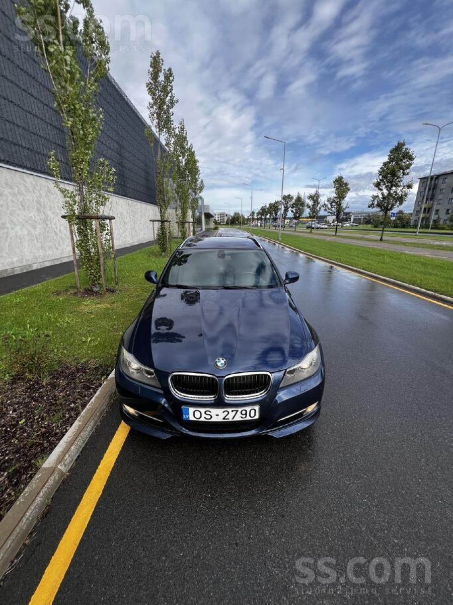 Blue BMW 318 2010 in Riga, with an engine capacity of 2.00 L and mileage of 317 thousand km for 4550 €, photo 4 on AUTOMOTO.COM.LV
