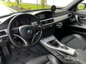 Blue BMW 318 2010 in Riga, with an engine capacity of 2.00 L and mileage of 317 thousand km for 4550 €, photo 10 on AUTOMOTO.COM.LV