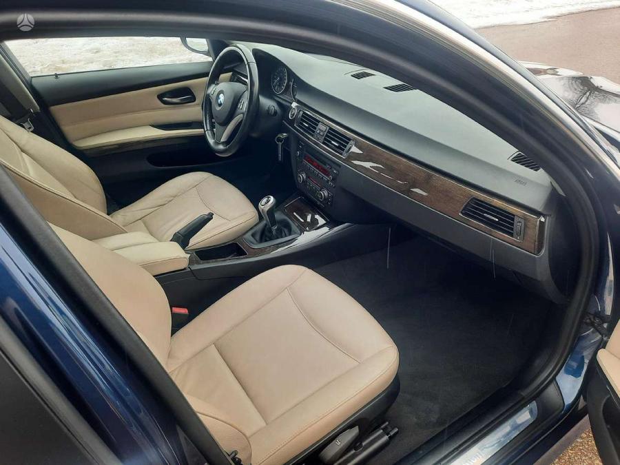 Zils BMW 318 2011 Alīta, ar dzinēja tilpumu 2.00 L un nobraukumu 205 tūkst. km par 4150 €, foto 9 vietnē AUTOMOTO.COM.LV