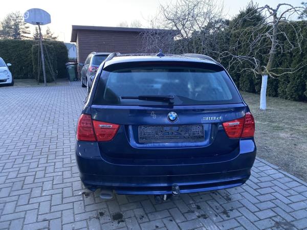 Blue BMW 318 2011 in Vilkaviskis, with an engine capacity of 2.00 L and mileage of 265 thousand km for 4999 €, photo 6 on AUTOMOTO.COM.LV
