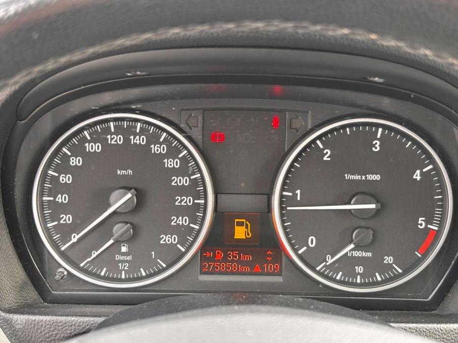 Zils BMW 318 2011 Viļņa, ar dzinēja tilpumu 2.00 L un nobraukumu 276 tūkst. km par 4200 €, foto 9 vietnē AUTOMOTO.COM.LV