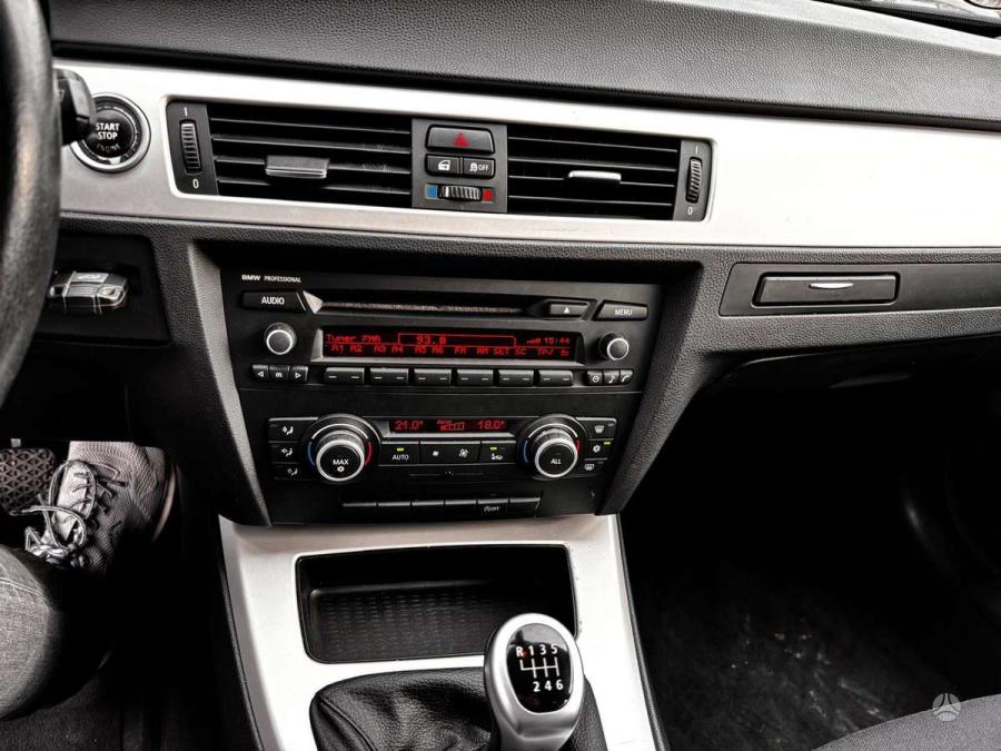 Zils BMW 318 2011 Viļņa, ar dzinēja tilpumu 2.00 L un nobraukumu 276 tūkst. km par 4200 €, foto 15 vietnē AUTOMOTO.COM.LV