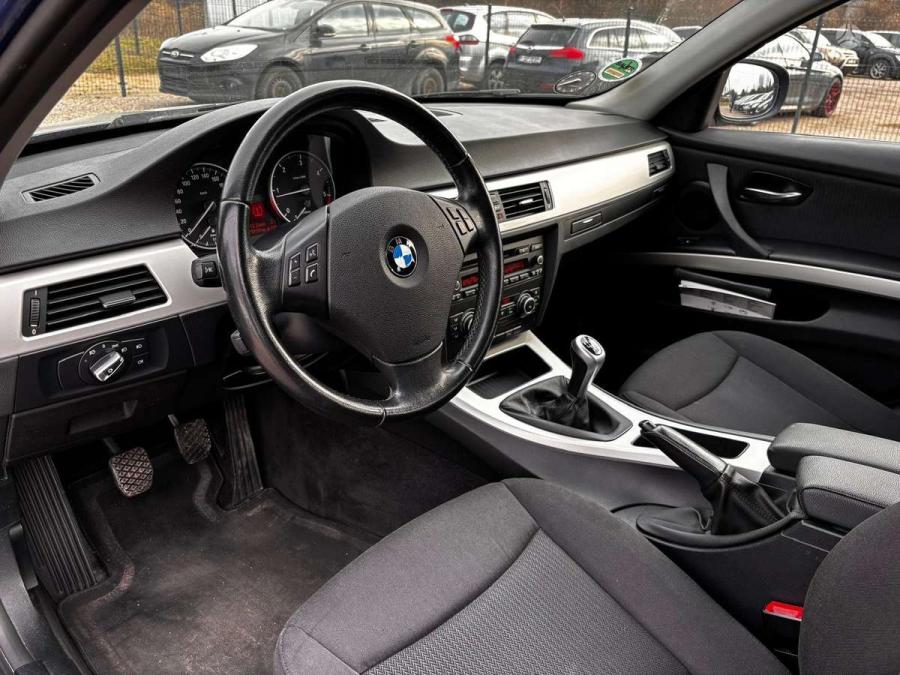 Zils BMW 318 2011 Viļņa, ar dzinēja tilpumu 2.00 L un nobraukumu 276 tūkst. km par 4200 €, foto 16 vietnē AUTOMOTO.COM.LV