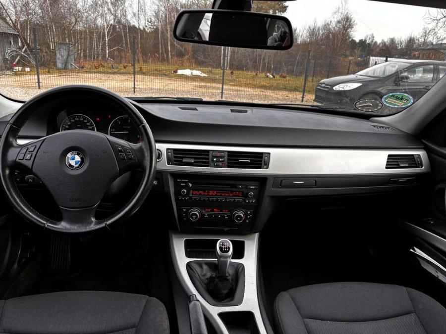 Zils BMW 318 2011 Viļņa, ar dzinēja tilpumu 2.00 L un nobraukumu 276 tūkst. km par 4200 €, foto 17 vietnē AUTOMOTO.COM.LV