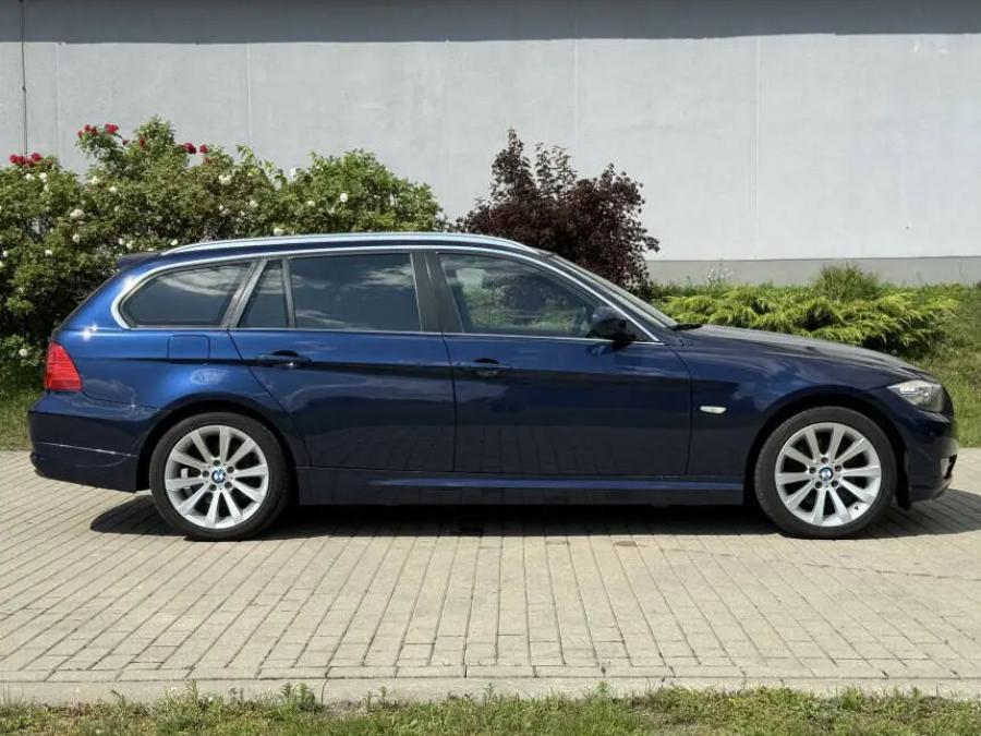 Blue BMW 318 2011 in Riga, with an engine capacity of 2.00 L and mileage of 247 thousand km for 4700 €, photo 6 on AUTOMOTO.COM.LV