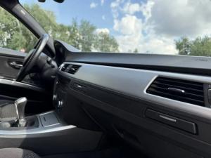 Blue BMW 318 2011 in Riga, with an engine capacity of 2.00 L and mileage of 247 thousand km for 4700 €, photo 14 on AUTOMOTO.COM.LV