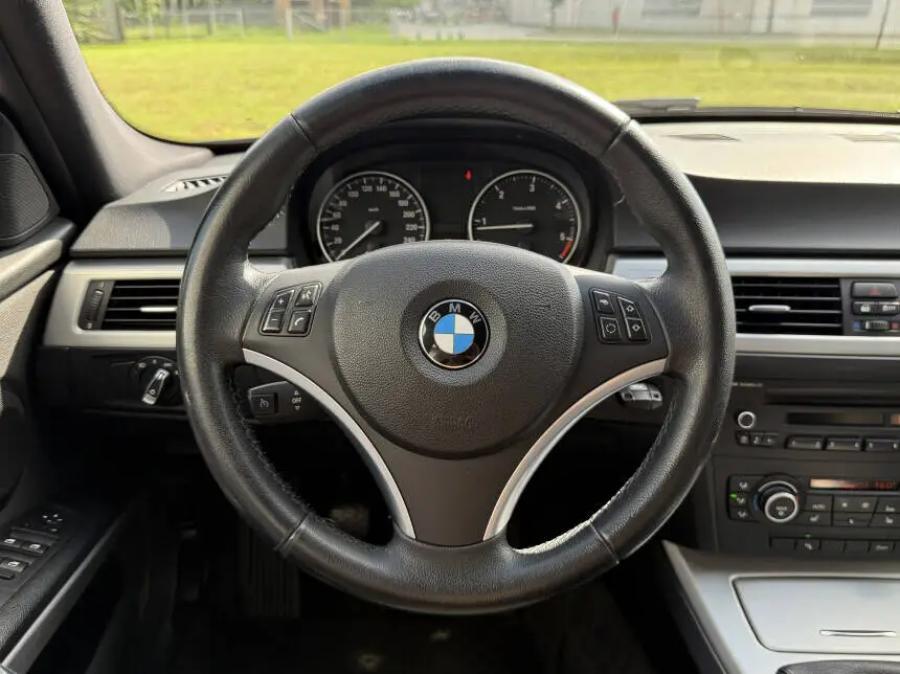 Blue BMW 318 2011 in Riga, with an engine capacity of 2.00 L and mileage of 247 thousand km for 4700 €, photo 21 on AUTOMOTO.COM.LV