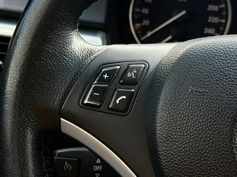 Blue BMW 318 2011 in Riga, with an engine capacity of 2.00 L and mileage of 247 thousand km for 4700 €, photo 22 on AUTOMOTO.COM.LV