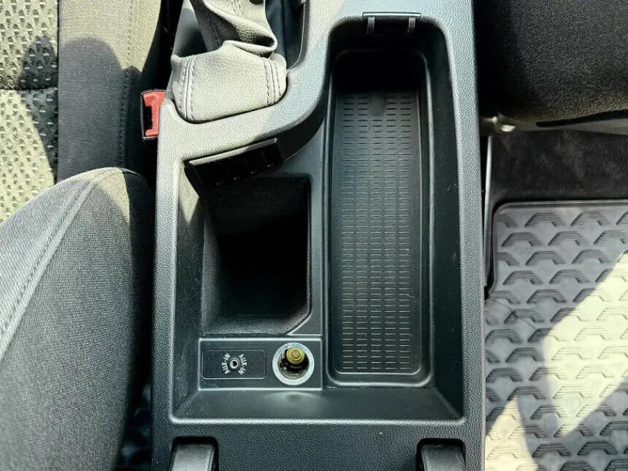 Blue BMW 318 2011 in Riga, with an engine capacity of 2.00 L and mileage of 247 thousand km for 4700 €, photo 31 on AUTOMOTO.COM.LV