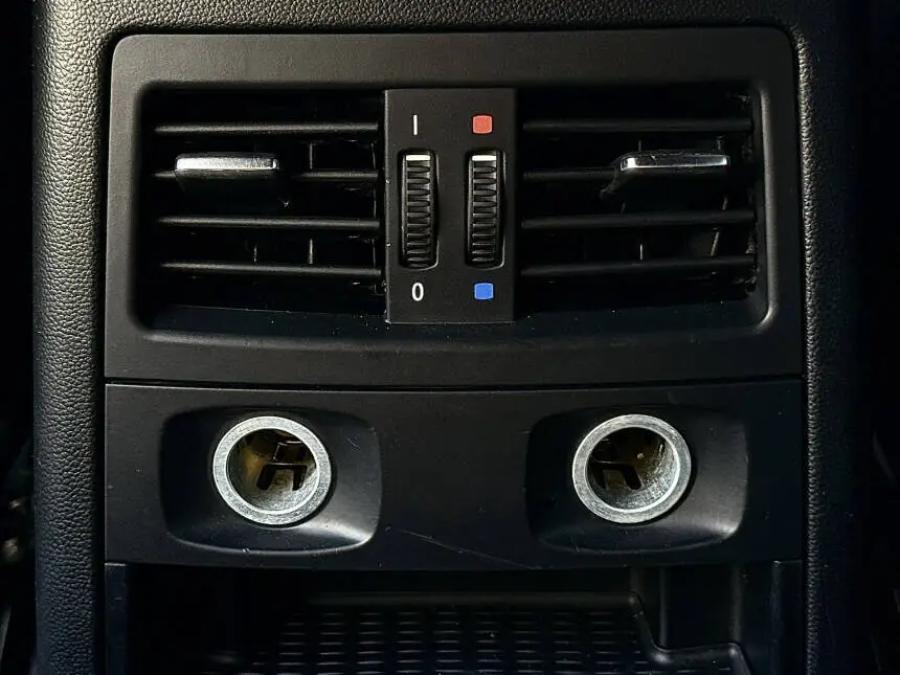 Blue BMW 318 2011 in Riga, with an engine capacity of 2.00 L and mileage of 247 thousand km for 4700 €, photo 33 on AUTOMOTO.COM.LV