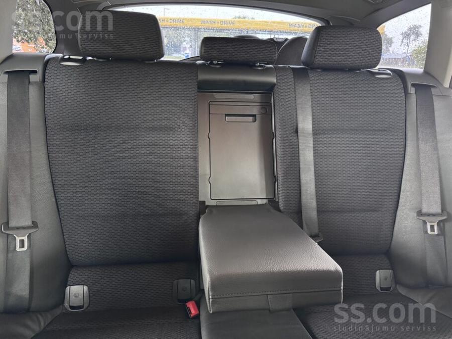 Blue BMW 318 2012 in Ventspils, with an engine capacity of 2.00 L and mileage of 303 thousand km for 5600 €, photo 15 on AUTOMOTO.COM.LV