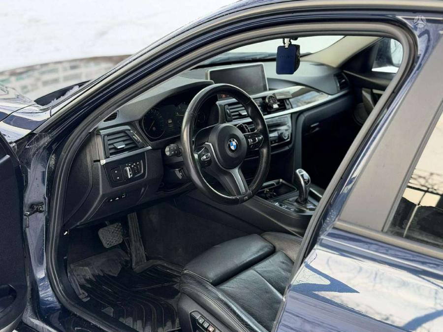 Blue BMW 318 2013 in Kaunas, with an engine capacity of 2.00 L and mileage of 290 thousand km for 8850 €, photo 10 on AUTOMOTO.COM.LV