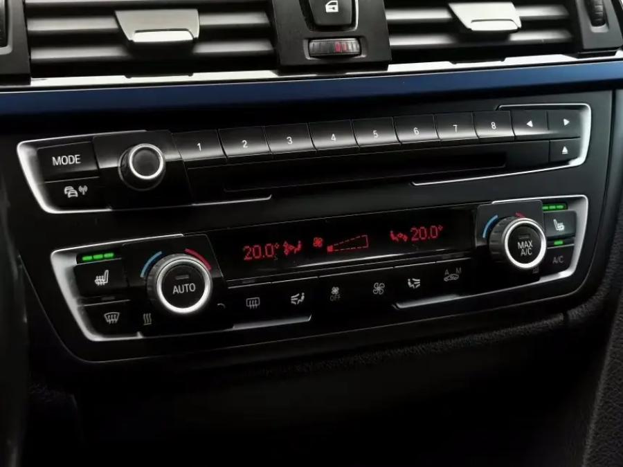 Zils BMW 318 2013 Rīga, ar dzinēja tilpumu 2.00 L un nobraukumu 253 tūkst. km par 12690 €, foto 21 vietnē AUTOMOTO.COM.LV