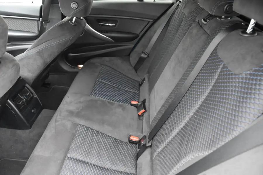 Blue BMW 318 2014 in Marupe, with an engine capacity of 2.00 L and mileage of 314 thousand km for 9900 €, photo 11 on AUTOMOTO.COM.LV
