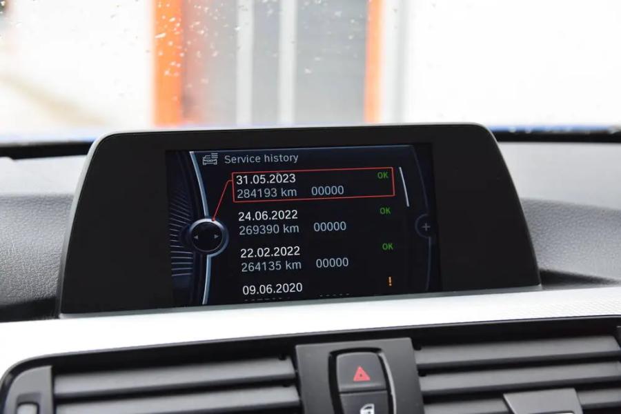 Blue BMW 318 2014 in Marupe, with an engine capacity of 2.00 L and mileage of 314 thousand km for 9900 €, photo 16 on AUTOMOTO.COM.LV