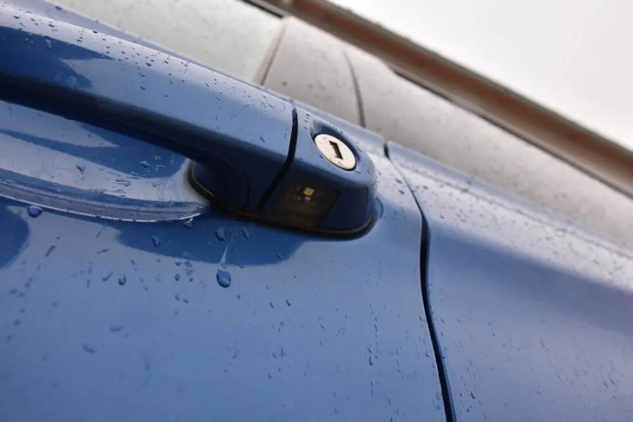 Blue BMW 318 2014 in Marupe, with an engine capacity of 2.00 L and mileage of 314 thousand km for 9900 €, photo 25 on AUTOMOTO.COM.LV