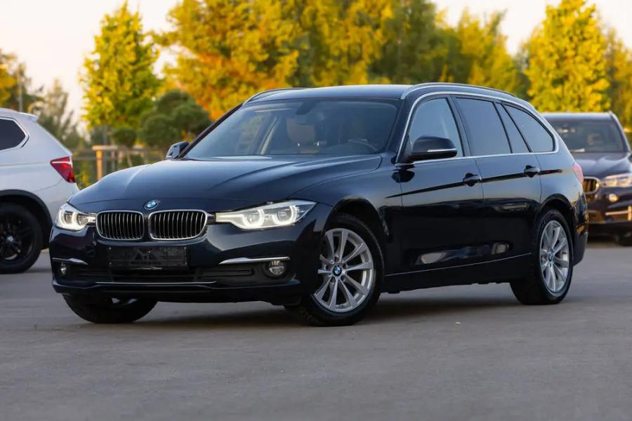 Zils BMW 318 2016 Jelgava, ar dzinēja tilpumu 2.00 L un nobraukumu 236 tūkst. km par 8950 €, foto 1 vietnē AUTOMOTO.COM.LV