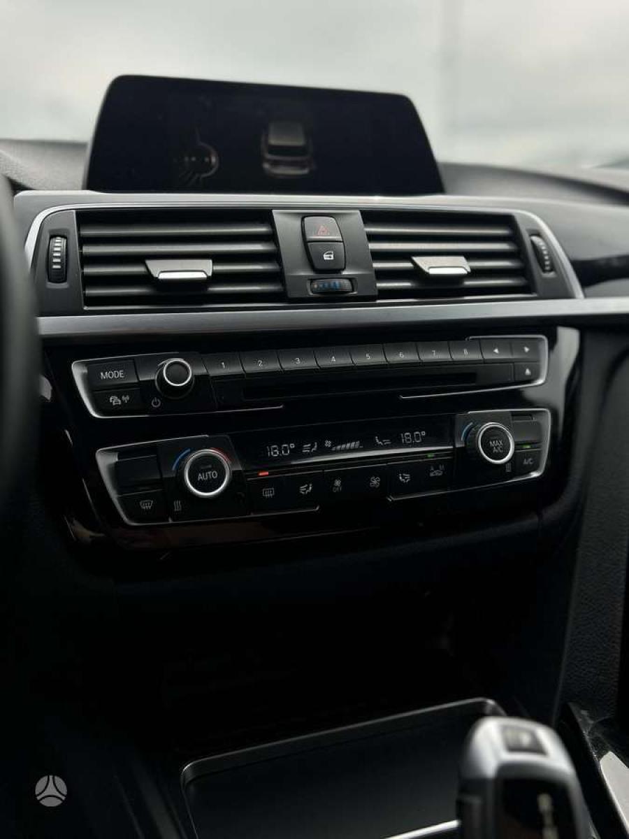 Blue BMW 318 2016 in Kaunas, with an engine capacity of 2.00 L and mileage of 299 thousand km for 9500 €, photo 25 on AUTOMOTO.COM.LV