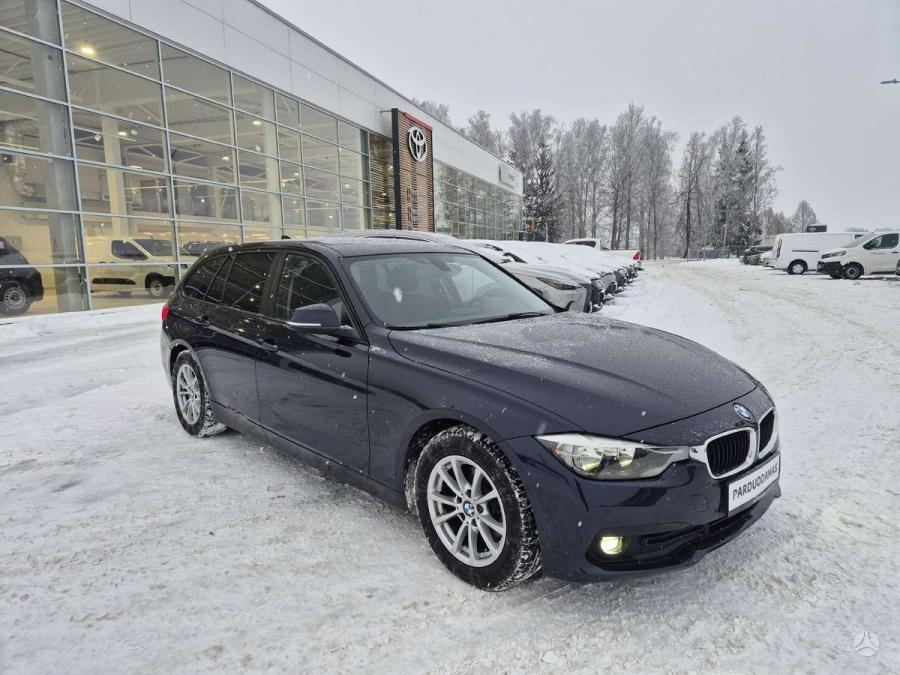 Blue BMW 318 2017 in Panevezys, with an engine capacity of 2.00 L and mileage of 312 thousand km for 8300 €, photo 3 on AUTOMOTO.COM.LV