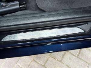 Blue BMW 318 2017 in Utena, with an engine capacity of 2.00 L and mileage of 283 thousand km for 8950 €, photo 15 on AUTOMOTO.COM.LV