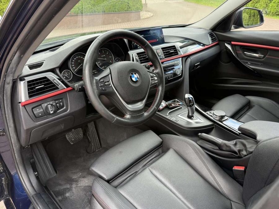 Blue BMW 318 2017 in Utena, with an engine capacity of 2.00 L and mileage of 283 thousand km for 8950 €, photo 17 on AUTOMOTO.COM.LV