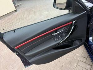 Blue BMW 318 2017 in Utena, with an engine capacity of 2.00 L and mileage of 283 thousand km for 8950 €, photo 18 on AUTOMOTO.COM.LV