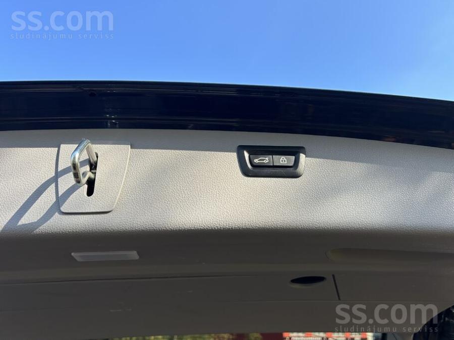 Blue BMW 318 2019 in Riga, with an engine capacity of 2.00 L and mileage of 300 thousand km for 10000 €, photo 12 on AUTOMOTO.COM.LV