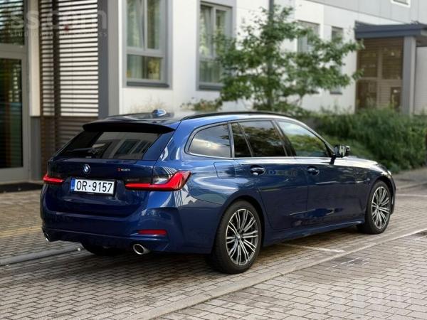 БМВ 318 2023 в Рига на AUTOMOTO.COM.LV Синий БМВ 318 2023 в Рига, объемом двигателя 2.00 л и пробегом 84 тыс. км за 26980 €, фото 6 на AUTOMOTO.COM.LV