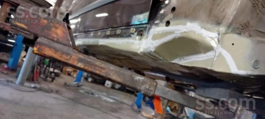 Brūns BMW 318 2000 Rīga, ar dzinēja tilpumu 1.80 L un nobraukumu 214 tūkst. km par 6000 €, foto 13 vietnē AUTOMOTO.COM.LV