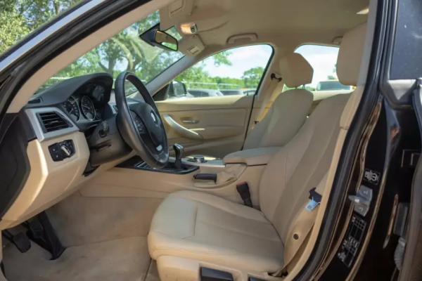 Brown BMW 318 2014 in Liepaja, with an engine capacity of 2.00 L and mileage of 174 thousand km for 12950 €, photo 7 on AUTOMOTO.COM.LV