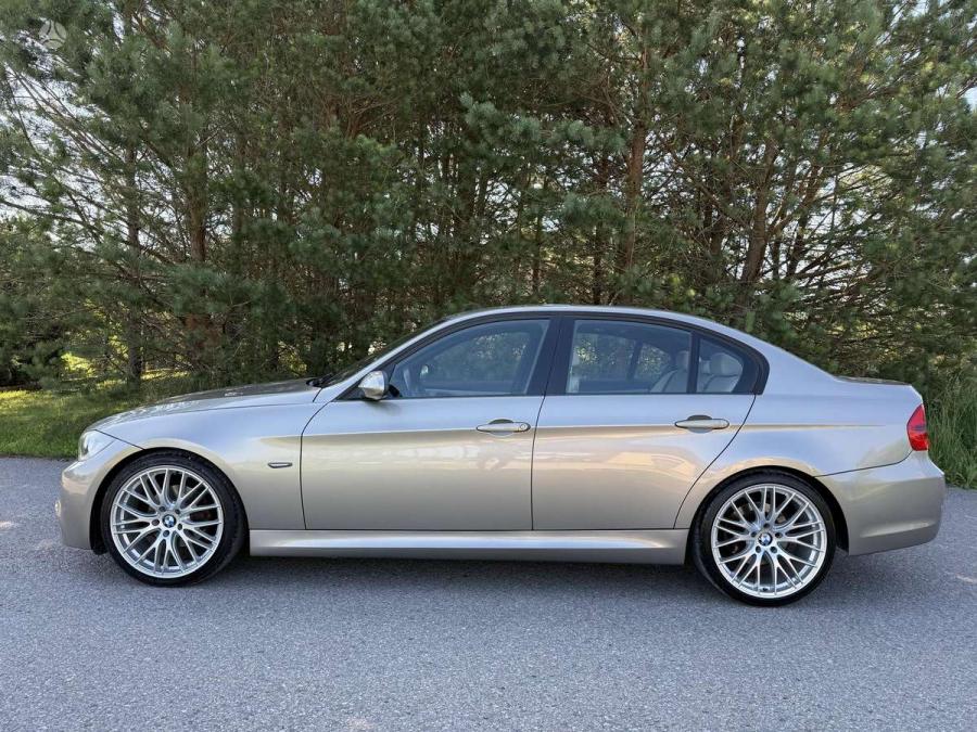 Brown BMW 318 2008 in Utena, with an engine capacity of 2.00 L and mileage of 292 thousand km for 3990 €, photo 5 on AUTOMOTO.COM.LV