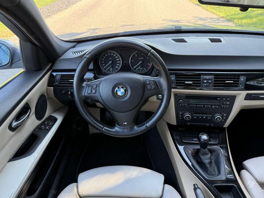 Brown BMW 318 2008 in Utena, with an engine capacity of 2.00 L and mileage of 292 thousand km for 3990 €, photo 16 on AUTOMOTO.COM.LV