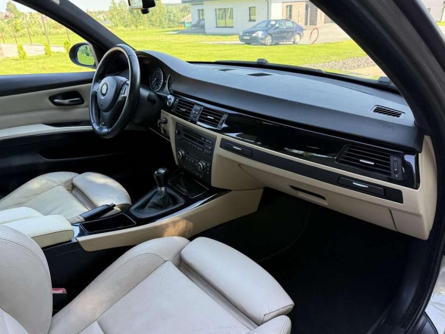 Brown BMW 318 2008 in Utena, with an engine capacity of 2.00 L and mileage of 292 thousand km for 3990 €, photo 22 on AUTOMOTO.COM.LV