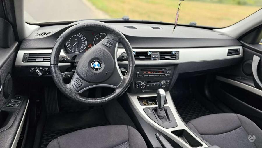 Brown BMW 318 2009 in Kaunas, with an engine capacity of 2.00 L and mileage of 208 thousand km for 3700 €, photo 11 on AUTOMOTO.COM.LV