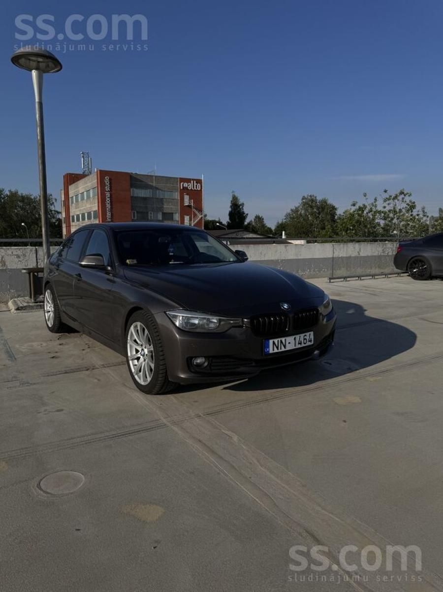 Brown BMW 318 2014 in Riga, with an engine capacity of 2.00 L and mileage of 290 thousand km for 9000 €, photo 2 on AUTOMOTO.COM.LV