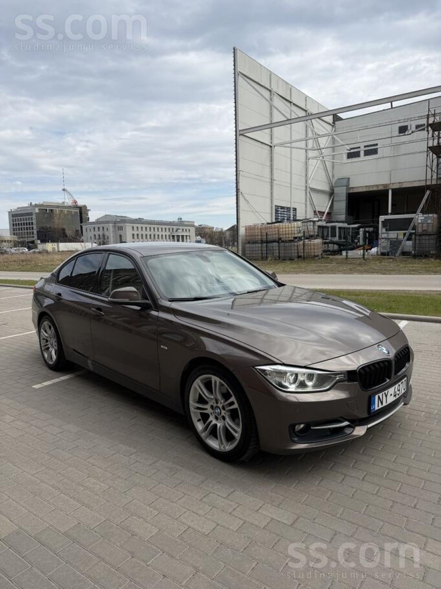 Brown BMW 318 2014 in Riga, with an engine capacity of 2.00 L and mileage of 173 thousand km for 10600 €, photo 3 on AUTOMOTO.COM.LV