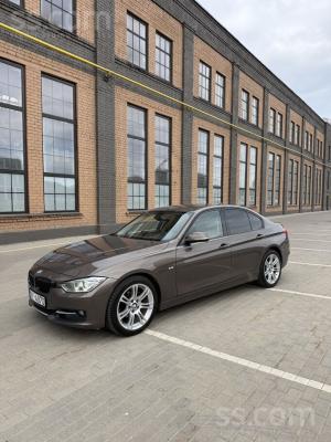 Brown BMW 318 2014 in Riga, with an engine capacity of 2.00 L and mileage of 173 thousand km for 10600 €, photo 4 on AUTOMOTO.COM.LV