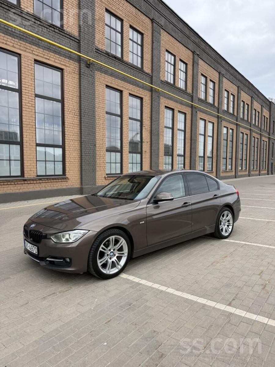 Brown BMW 318 2014 in Riga, with an engine capacity of 2.00 L and mileage of 173 thousand km for 10600 €, photo 4 on AUTOMOTO.COM.LV