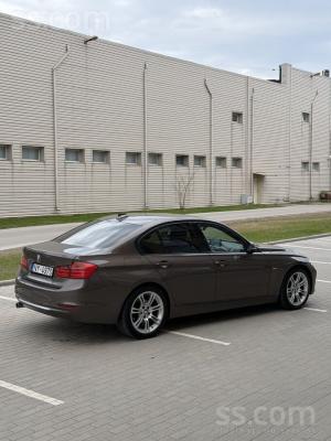 Brown BMW 318 2014 in Riga, with an engine capacity of 2.00 L and mileage of 173 thousand km for 8980 €, photo 4 on AUTOMOTO.COM.LV