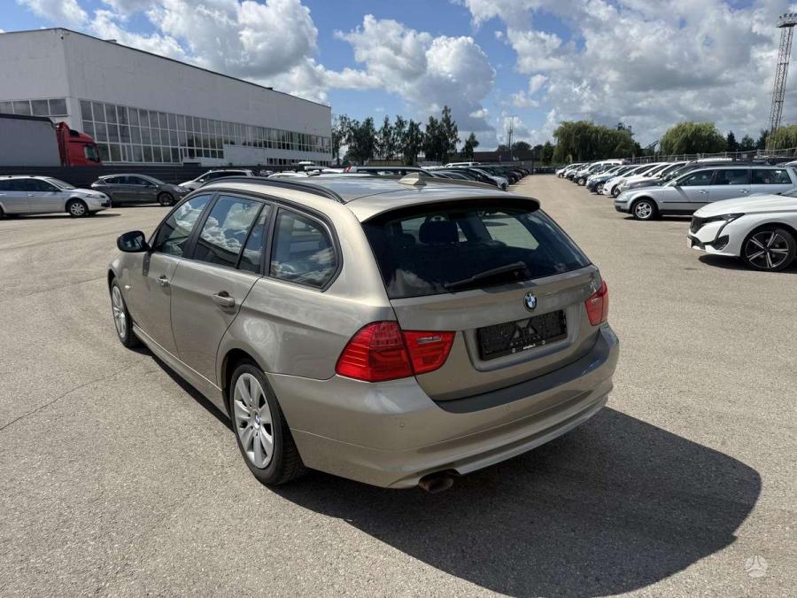 Brūns BMW 318 2010 Marijampole, ar dzinēja tilpumu 2.00 L un nobraukumu 230 tūkst. km par 3950 €, foto 4 vietnē AUTOMOTO.COM.LV